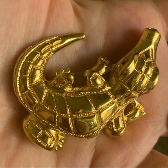 St. John | Jewelry | St John Alligator Brooch | Poshmark